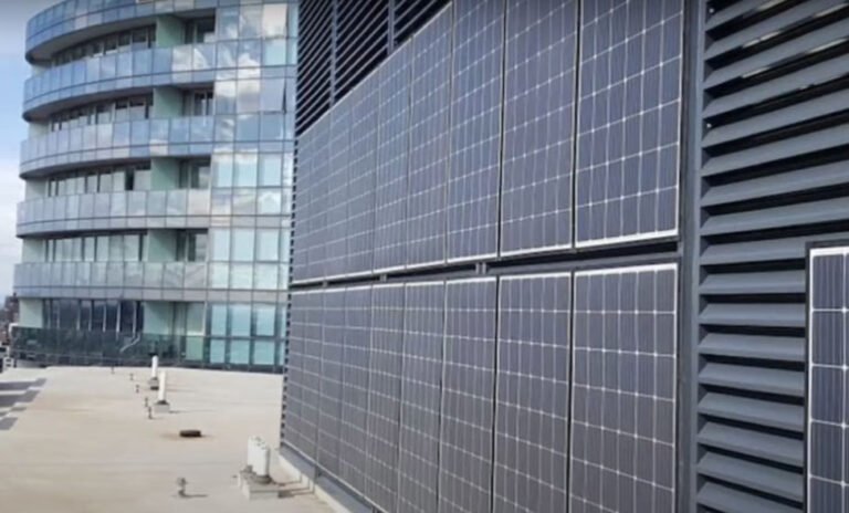 Vertical Solar Panels: A Full 2025 Guide | The Best Solar Panels