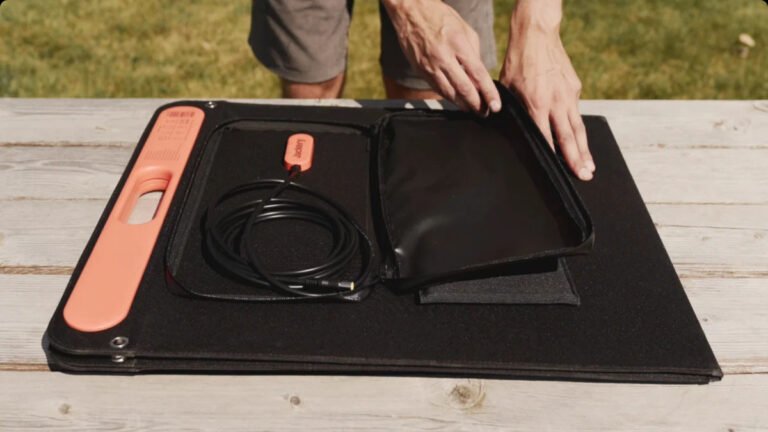 Jackery SolarSaga 100W: High-Efficiency Portable Solar Panel